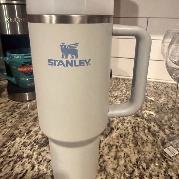 Stanley | Kitchen | Stanley White Insulated Mug With Handle | Poshmark